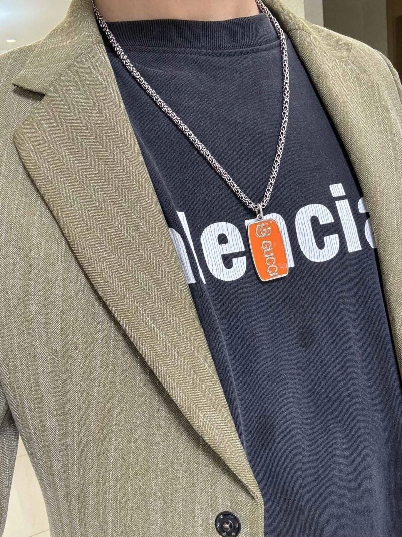 Indistinguishable Gucci Necklaces