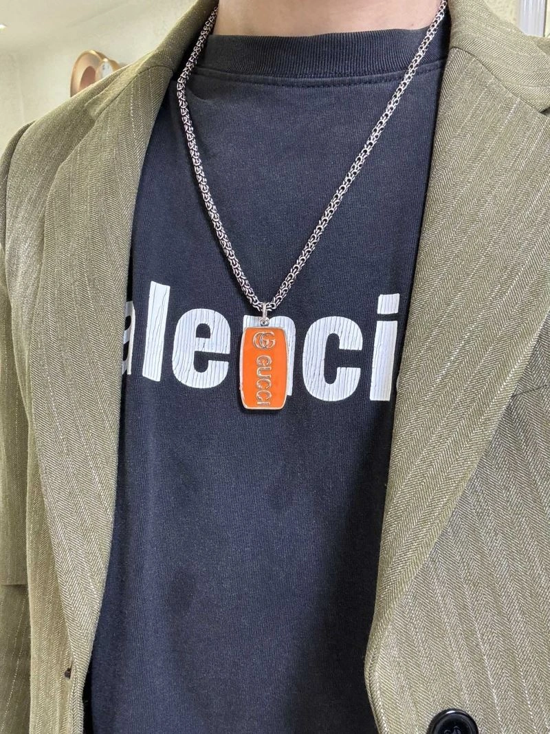 Indistinguishable Gucci Necklaces