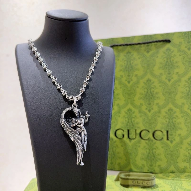 Indistinguishable Gucci Necklaces