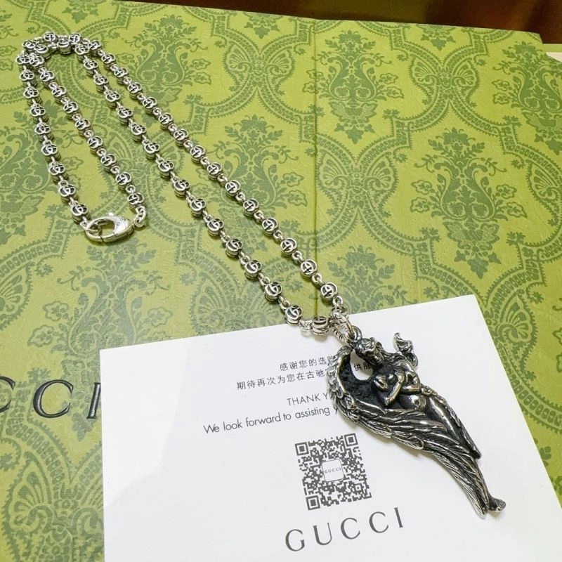 Indistinguishable Gucci Necklaces