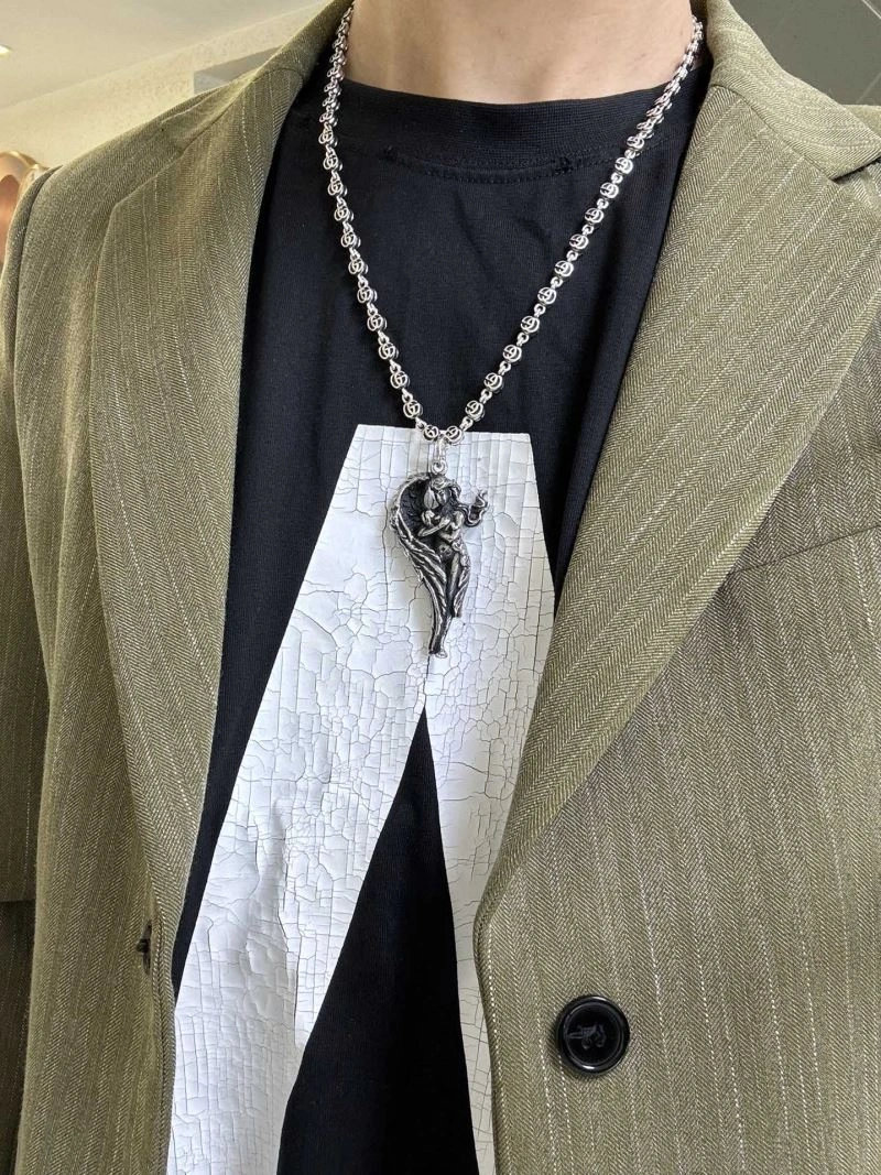 Indistinguishable Gucci Necklaces