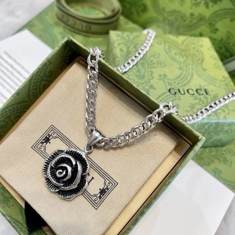 Indistinguishable Gucci Necklaces