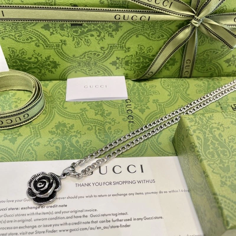 Indistinguishable Gucci Necklaces