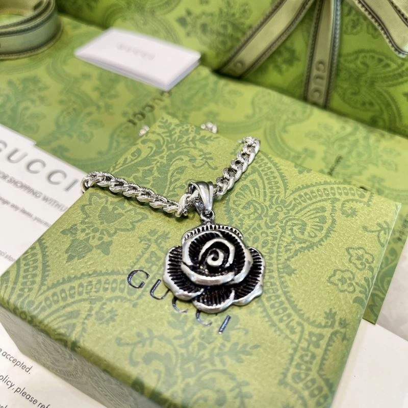 Indistinguishable Gucci Necklaces