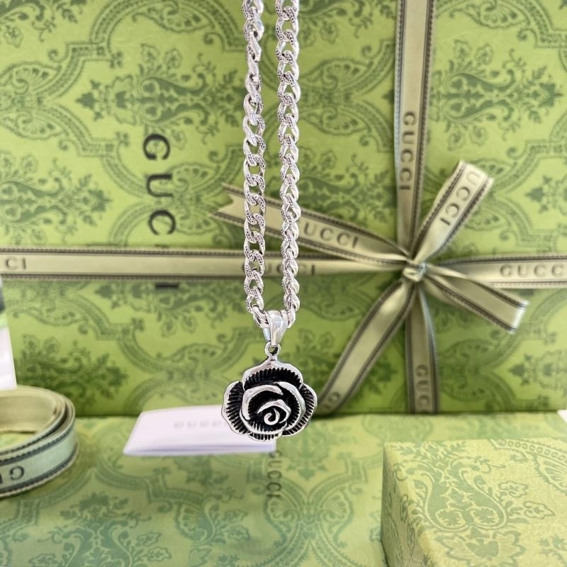 Indistinguishable Gucci Necklaces