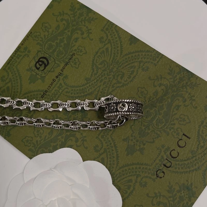 Indistinguishable Gucci Necklaces
