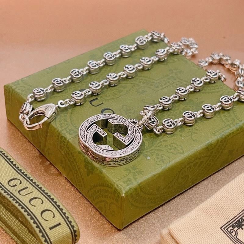 Indistinguishable Gucci Necklaces