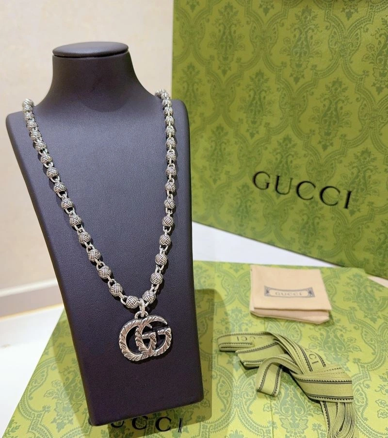 Indistinguishable Gucci Necklaces
