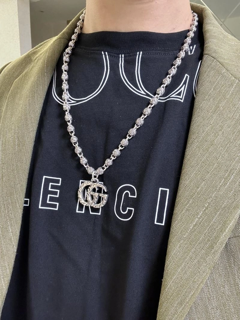 Indistinguishable Gucci Necklaces