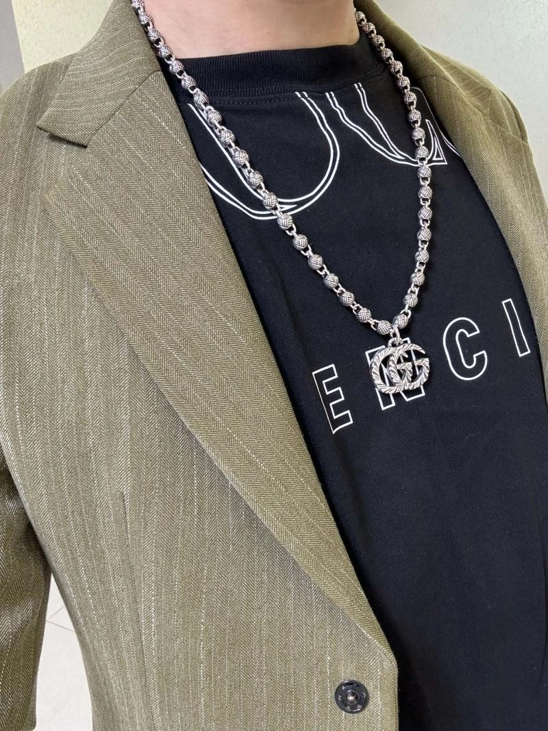 Indistinguishable Gucci Necklaces