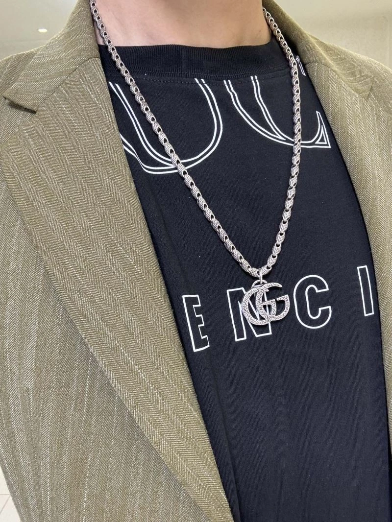 Indistinguishable Gucci Necklaces