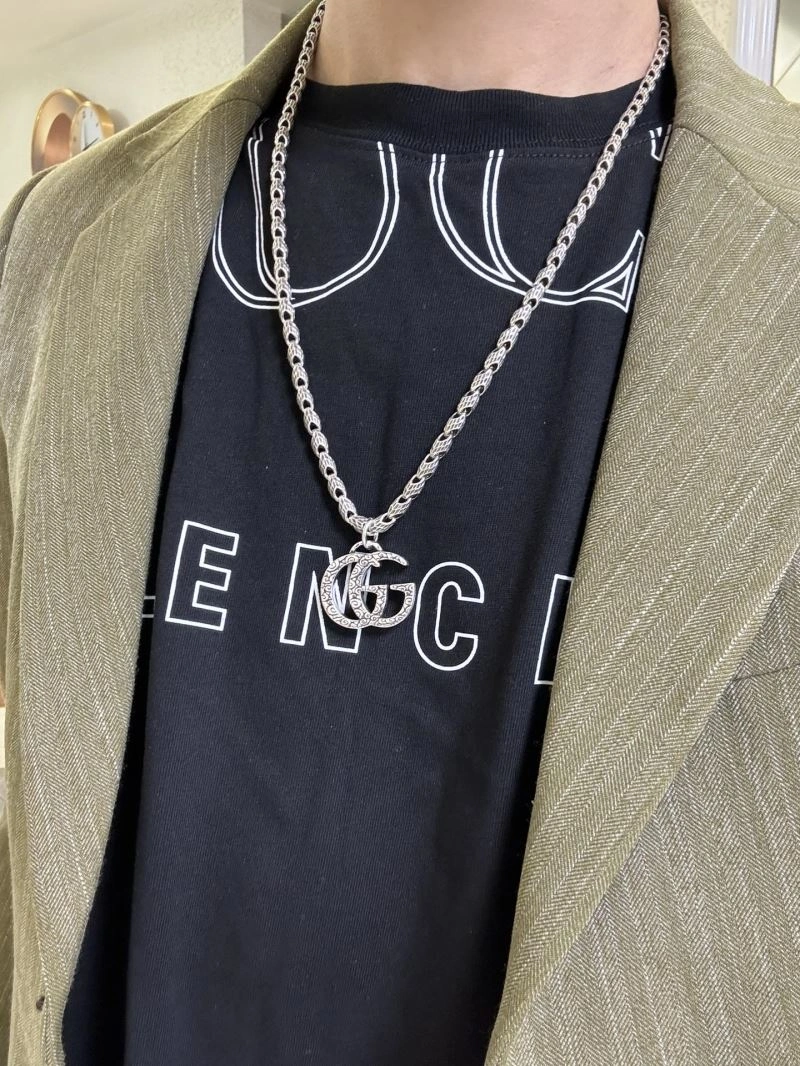 Indistinguishable Gucci Necklaces