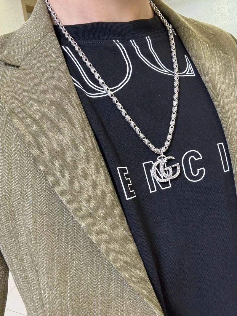 Indistinguishable Gucci Necklaces