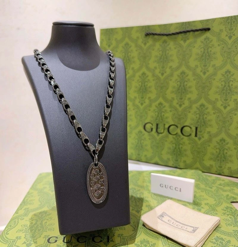 Indistinguishable Gucci Necklaces