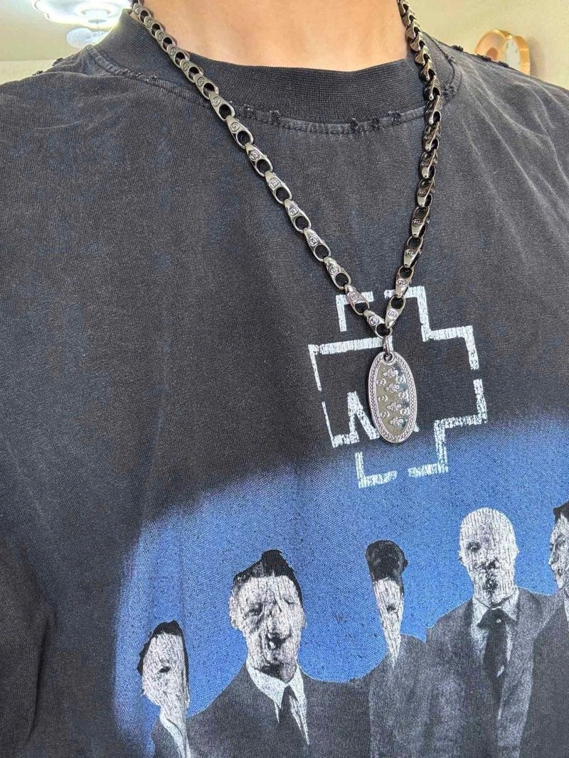 Indistinguishable Gucci Necklaces