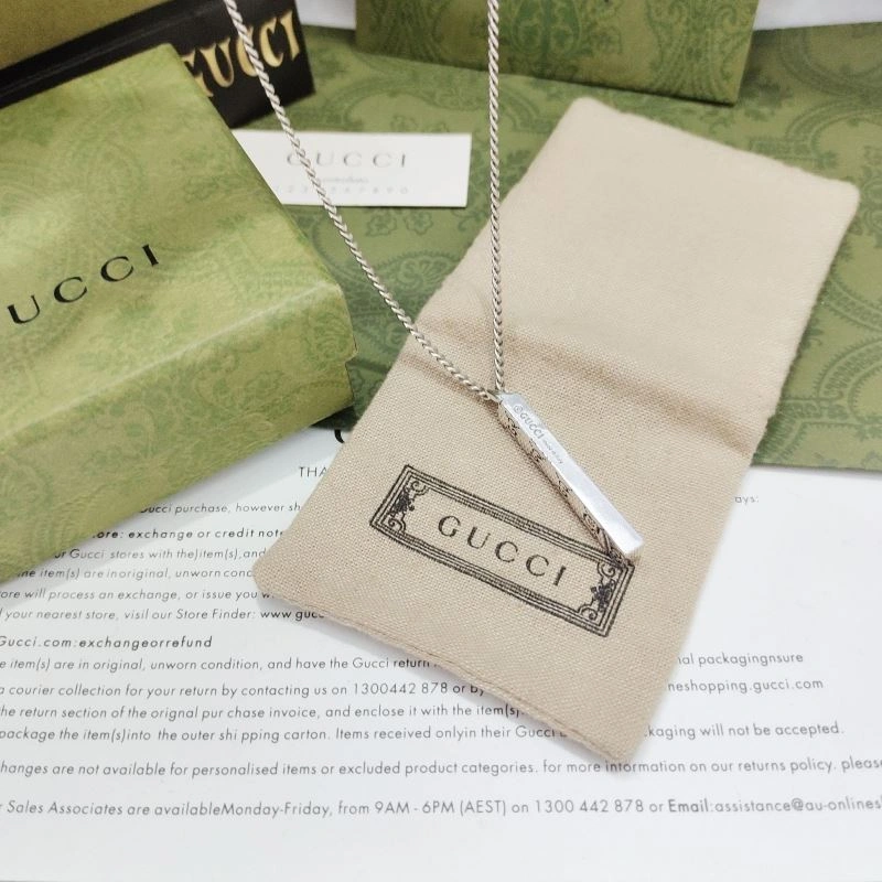 Indistinguishable Gucci Necklaces