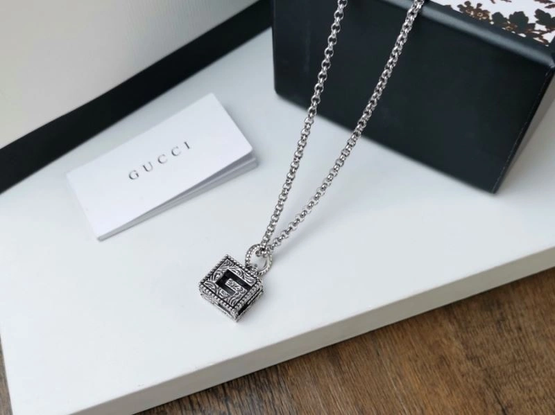 Accurate model Gucci Necklaces