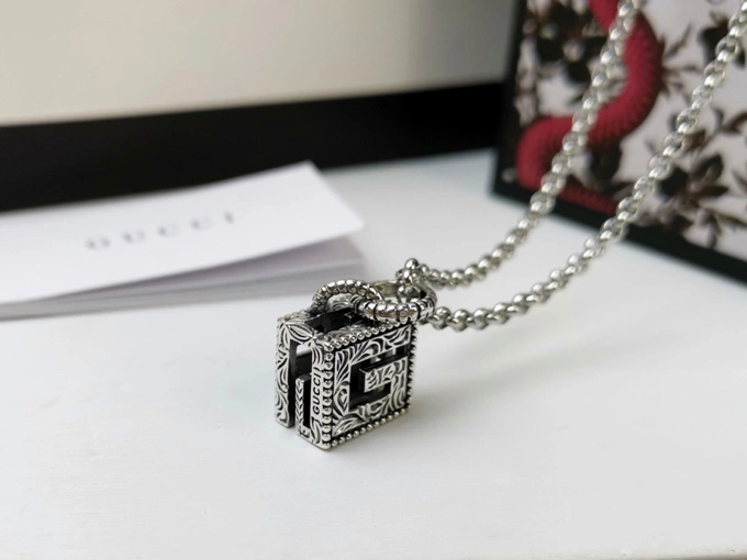 Accurate model Gucci Necklaces