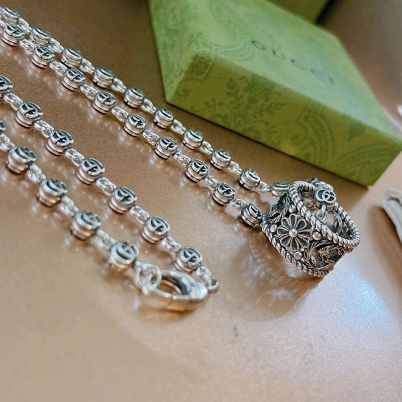 Bargain Gucci Necklaces