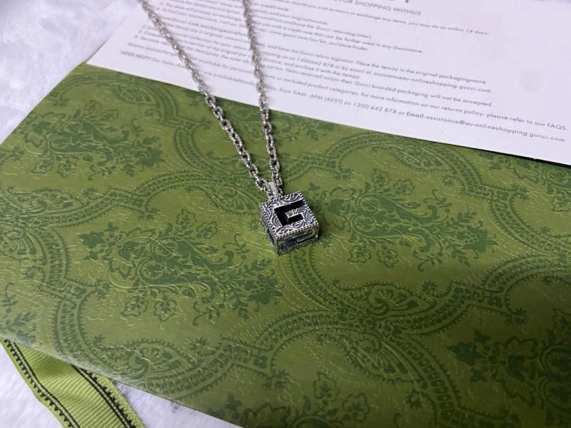 Indistinguishable Gucci Necklaces