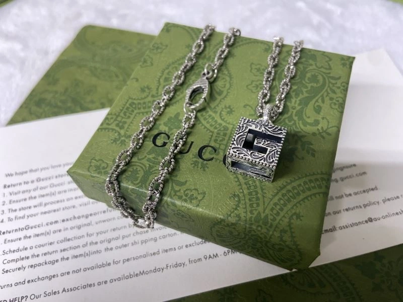Indistinguishable Gucci Necklaces