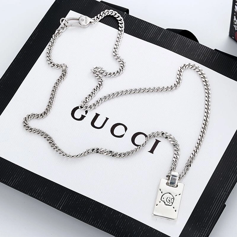 Indistinguishable Gucci Necklaces