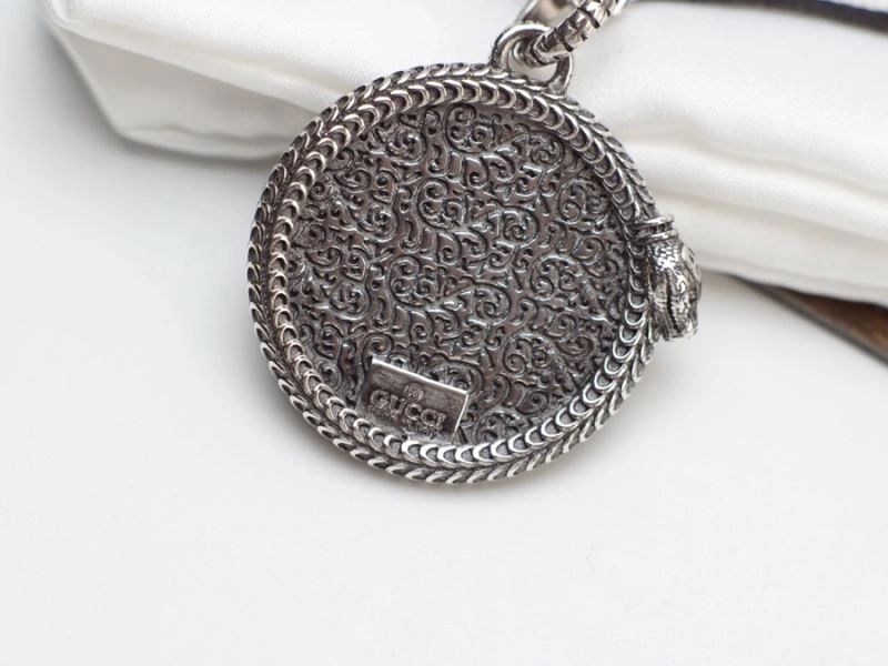 Accurate model Gucci Necklaces