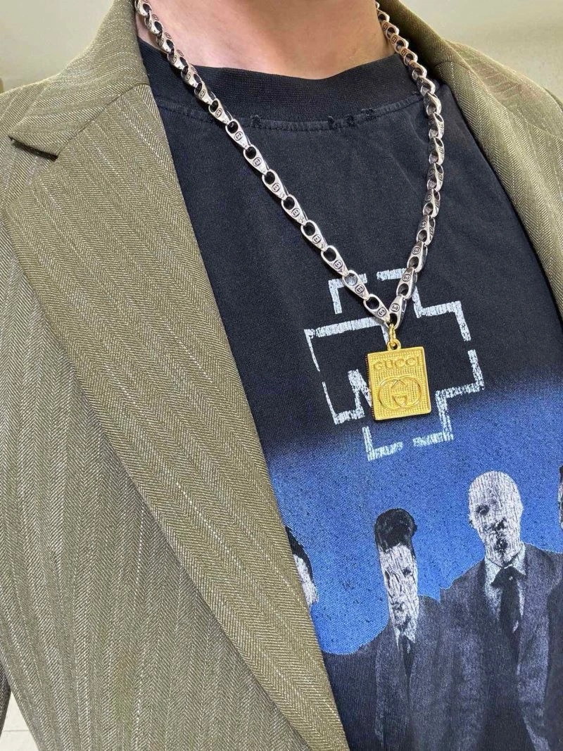 Indistinguishable Gucci Necklaces