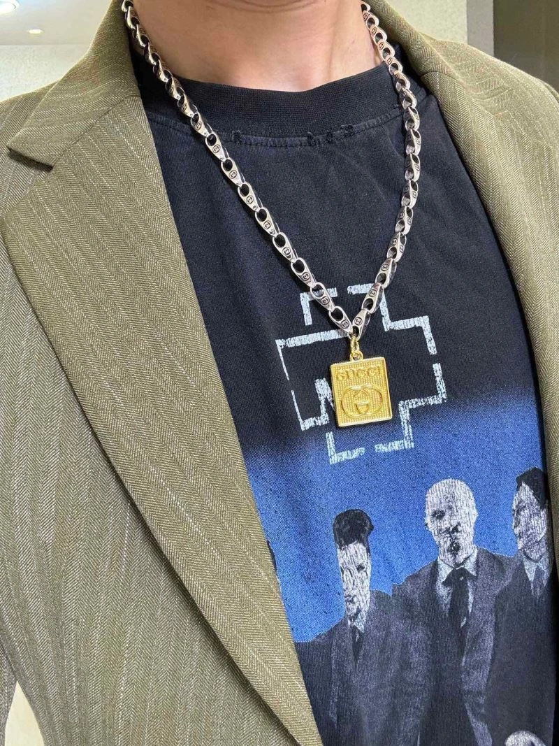 Indistinguishable Gucci Necklaces
