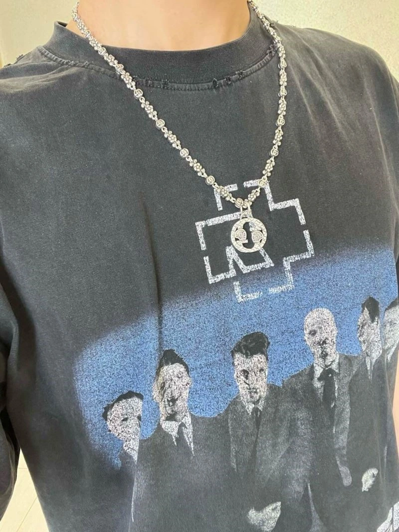 Indistinguishable Gucci Necklaces
