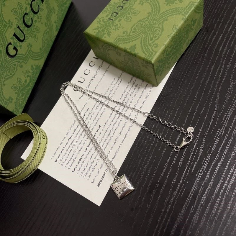 Indistinguishable Gucci Necklaces