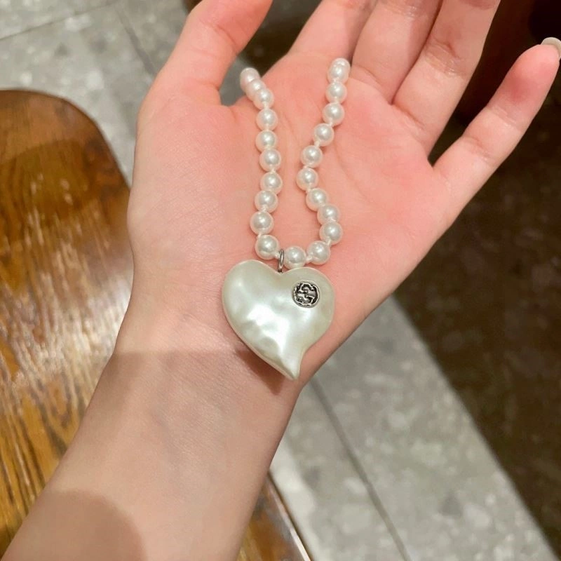 Bargain Gucci Necklaces
