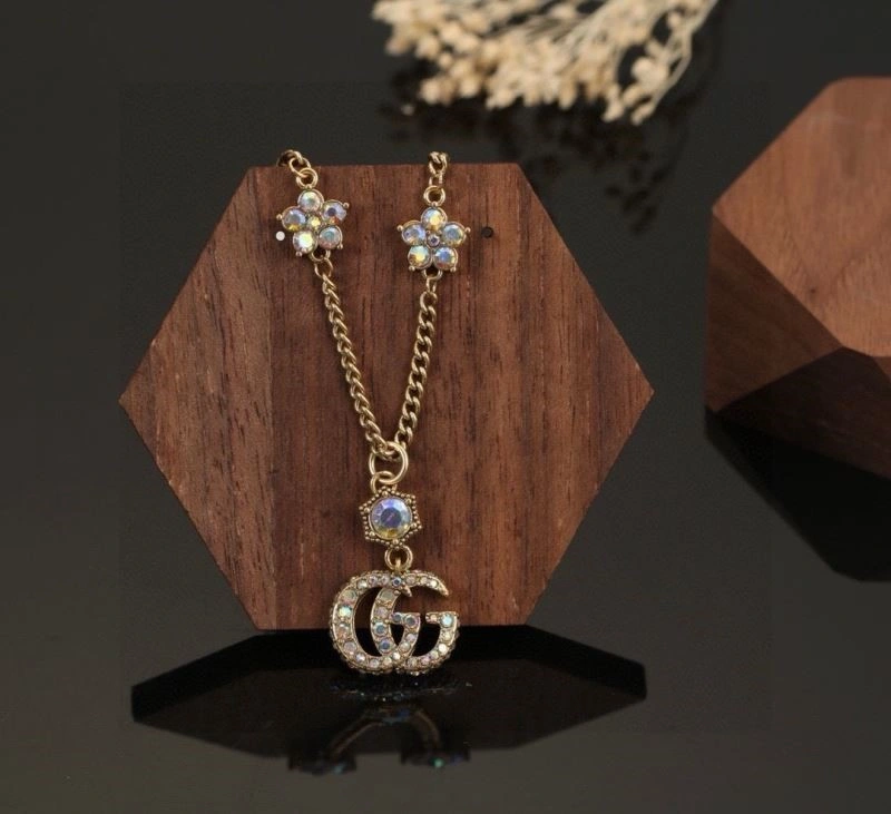 Bargain Gucci Necklaces