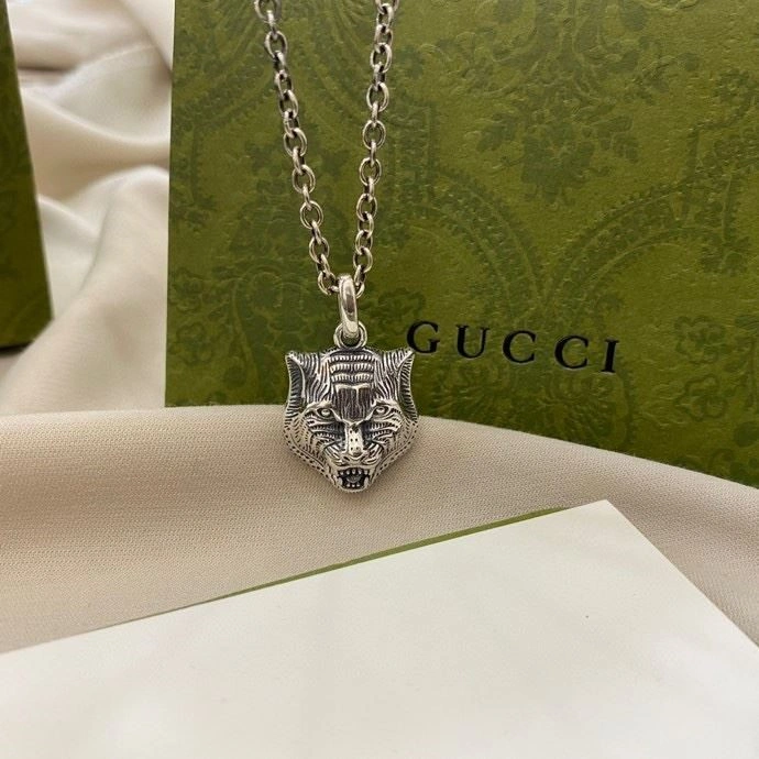 Indistinguishable Gucci Necklaces