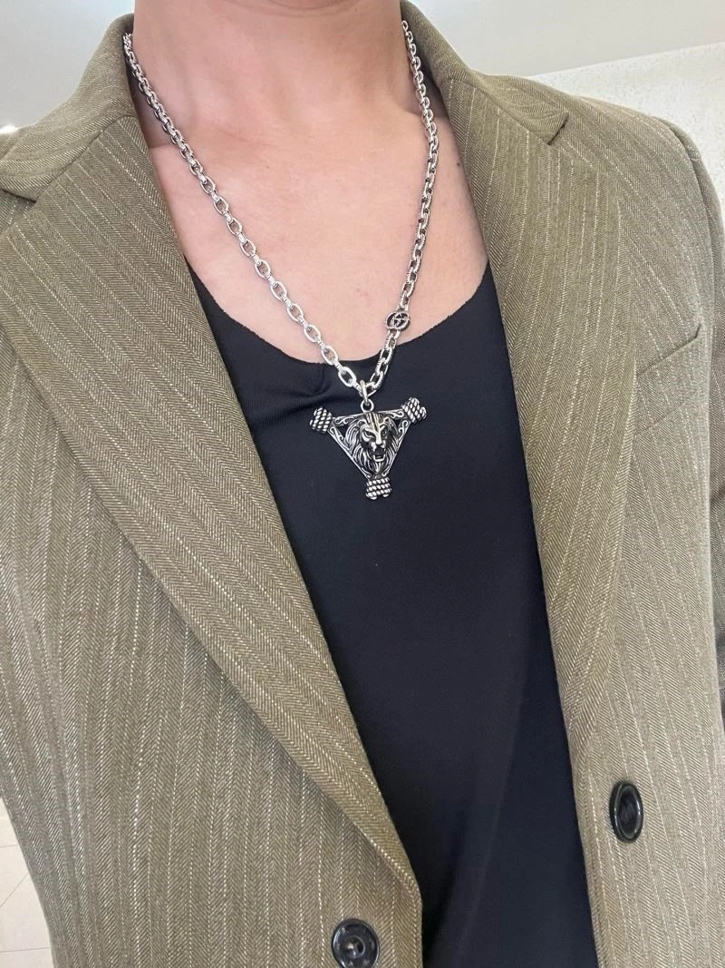 Indistinguishable Gucci Necklaces