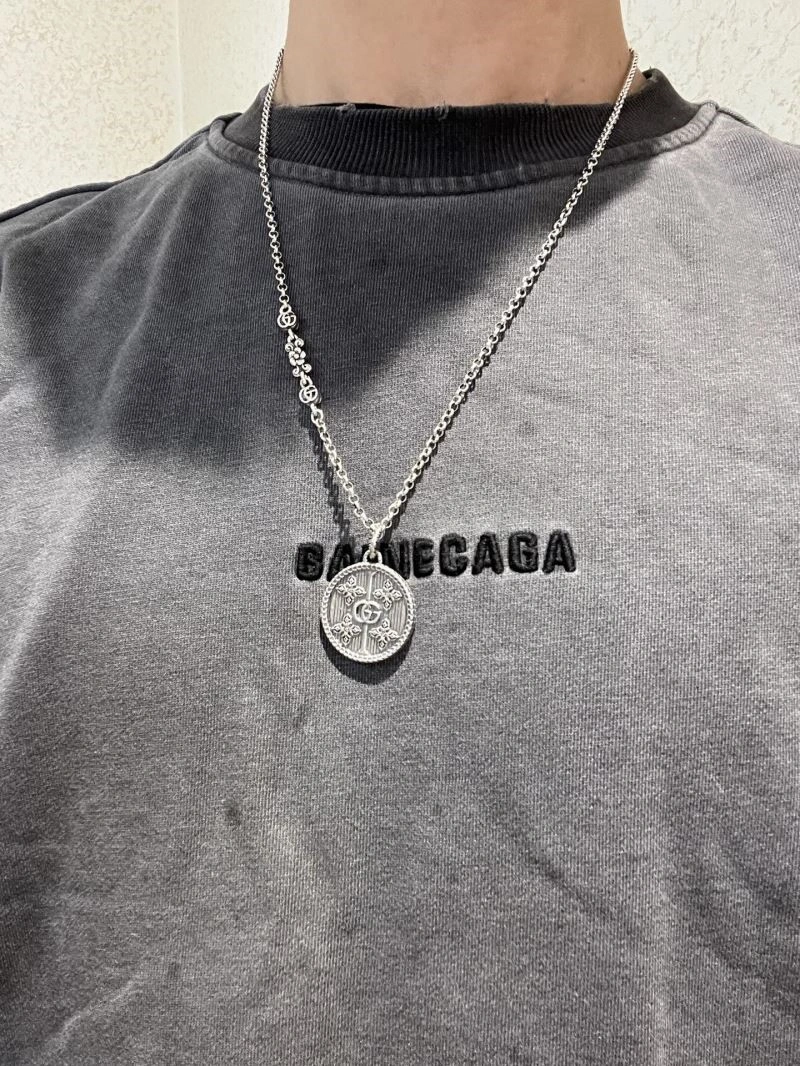 Indistinguishable Gucci Necklaces