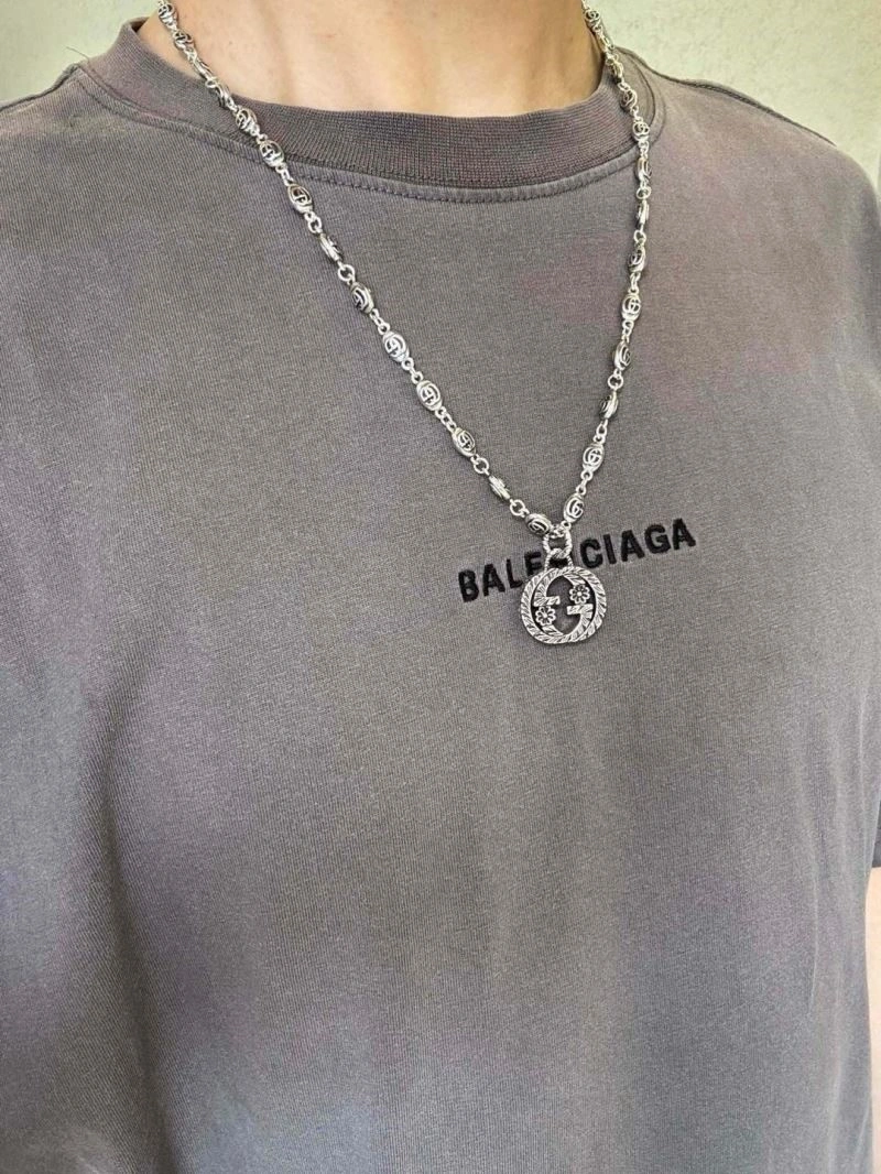 Indistinguishable Gucci Necklaces