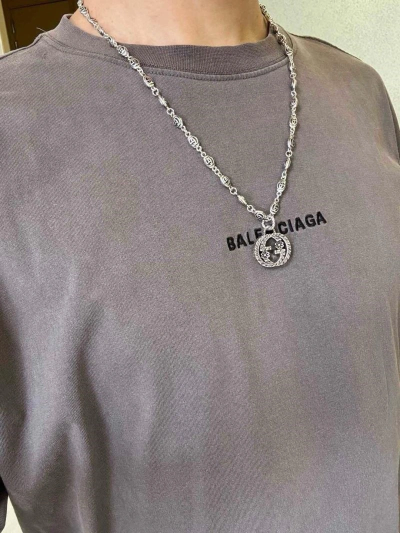 Indistinguishable Gucci Necklaces