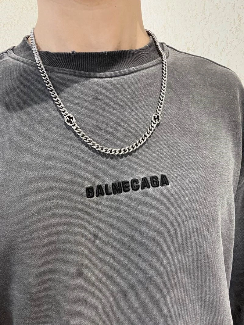 Indistinguishable Gucci Necklaces