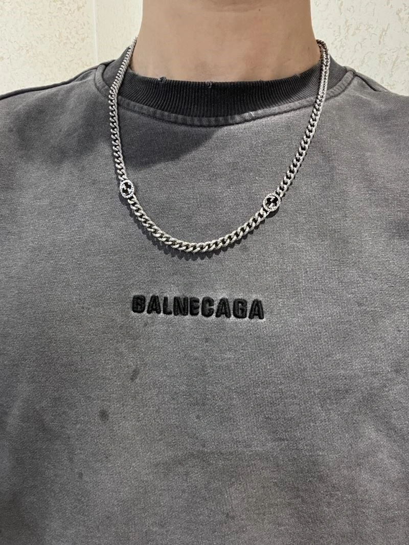 Indistinguishable Gucci Necklaces