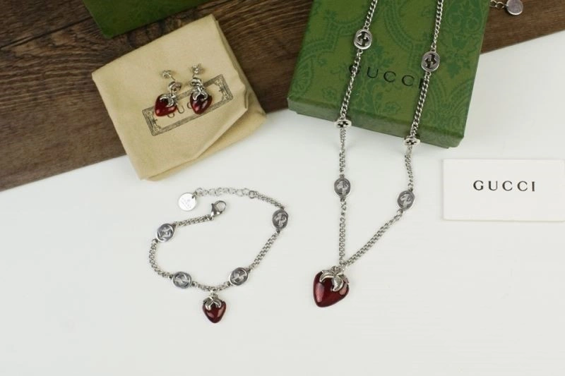 Mirror quality Gucci Necklaces