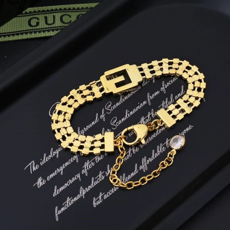 Accurate model Gucci Necklaces