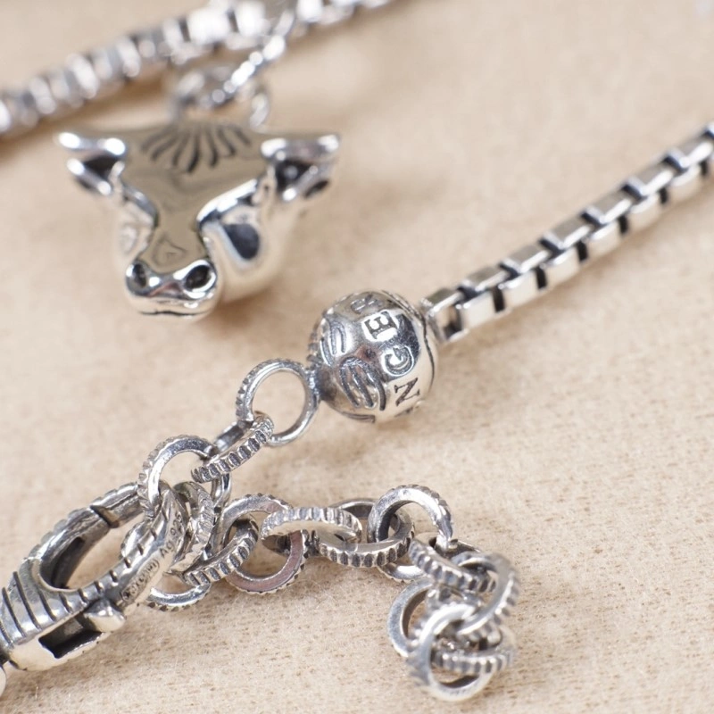 Indistinguishable Gucci Necklaces