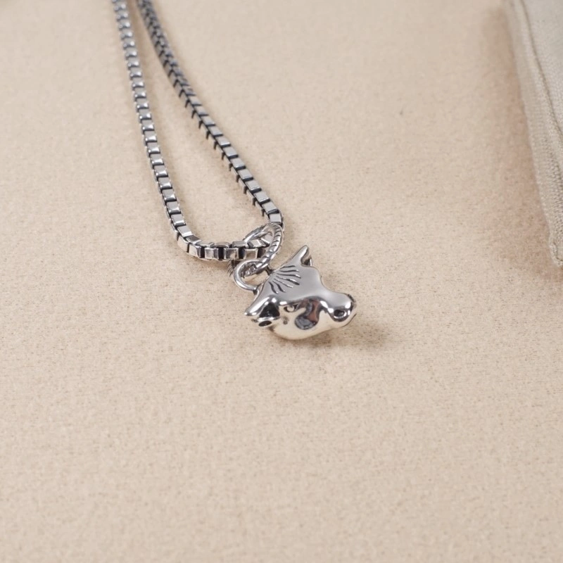 Indistinguishable Gucci Necklaces