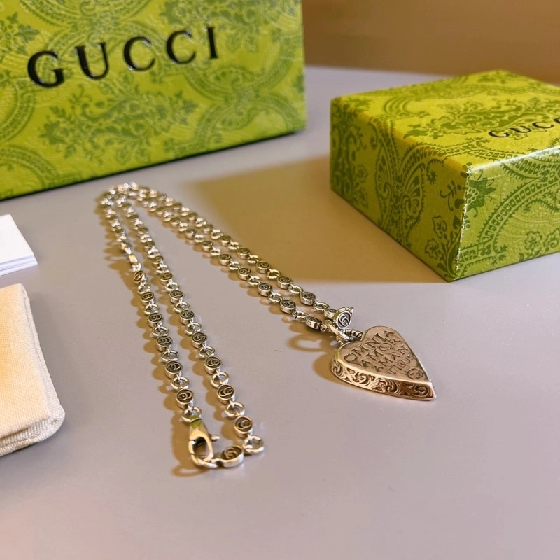 Indistinguishable Gucci Necklaces