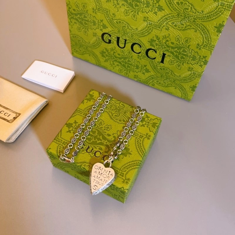 Indistinguishable Gucci Necklaces