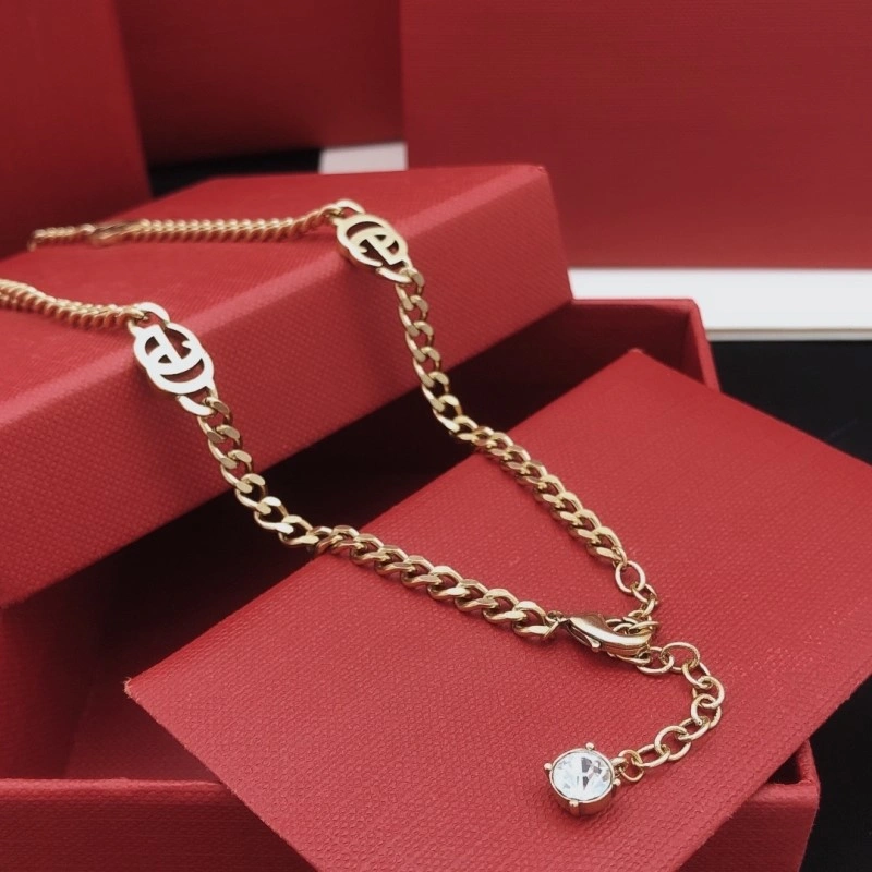 Indistinguishable Gucci Necklaces
