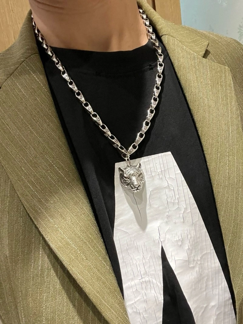 Indistinguishable Gucci Necklaces