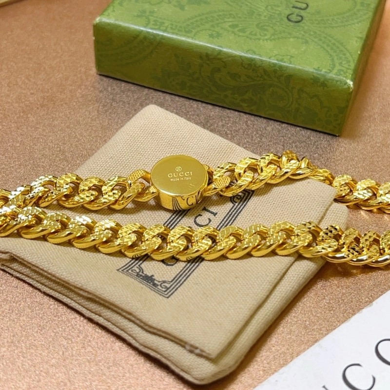 Indistinguishable Gucci Necklaces