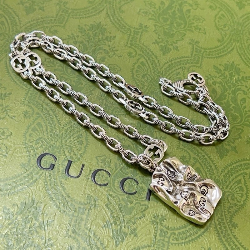 Indistinguishable Gucci Necklaces